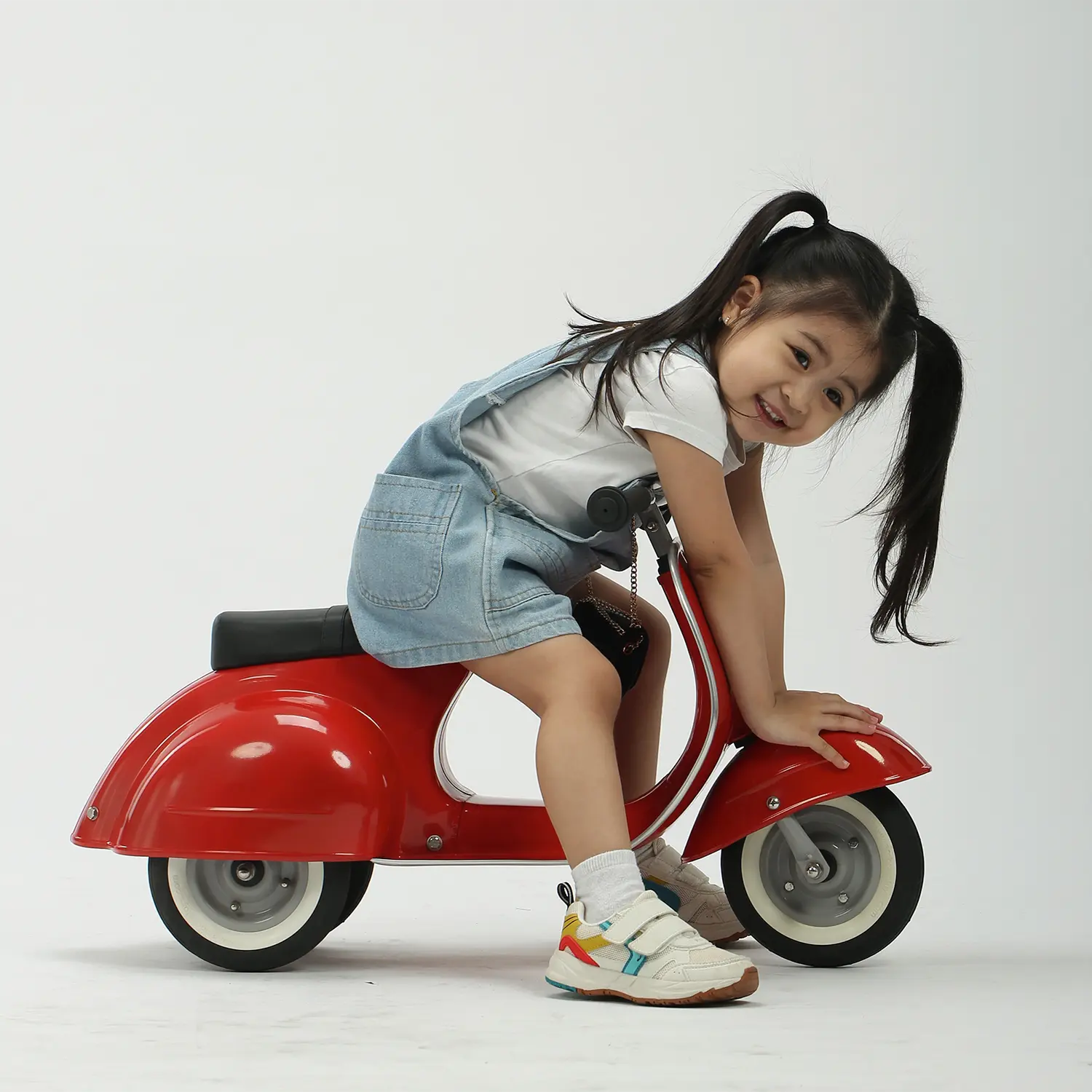 Ambosstoys PRIMO Classic Ride-On Scooter, Red - Worldshop