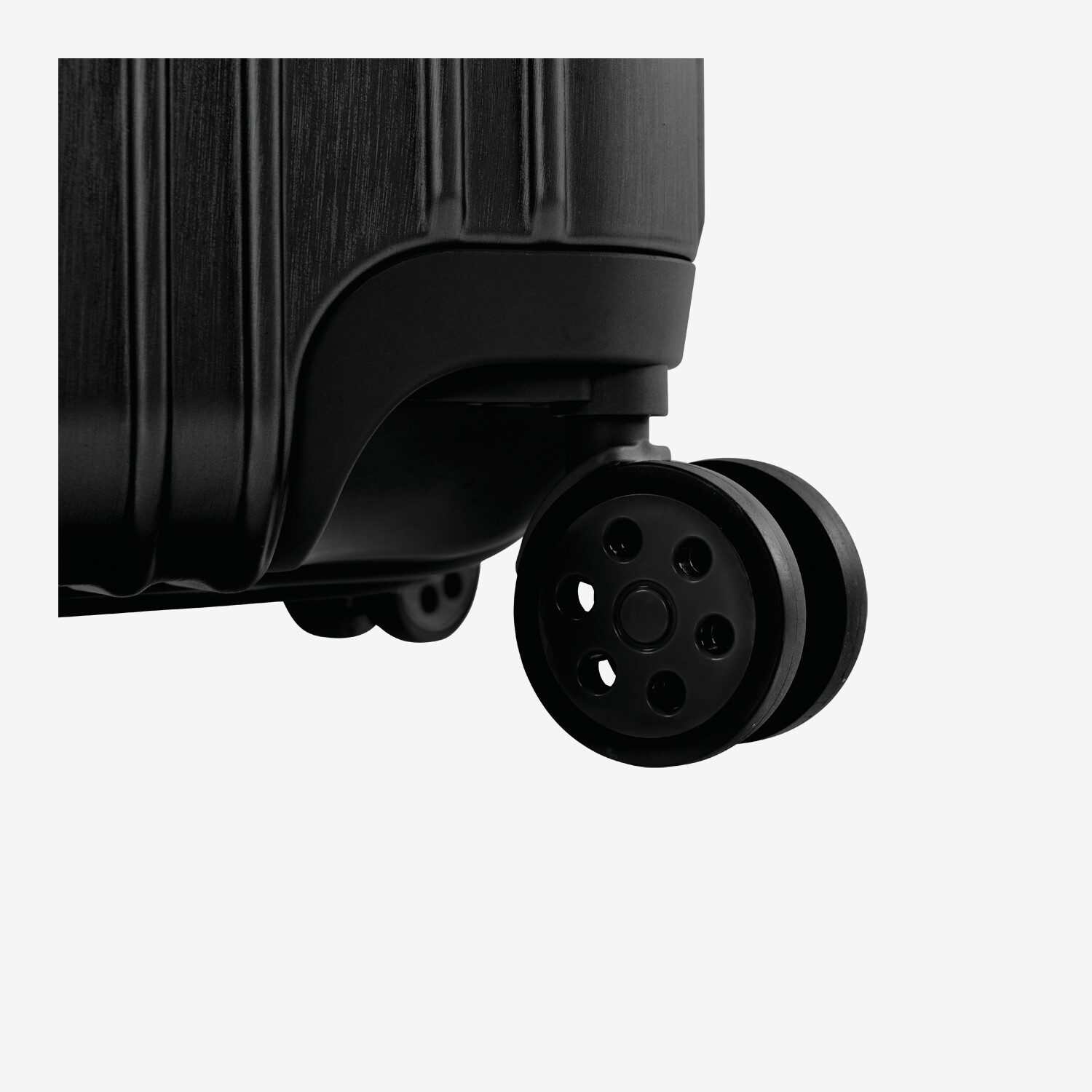 Heys Xtrak 30″ Trolley (expandable), Black - Worldshop