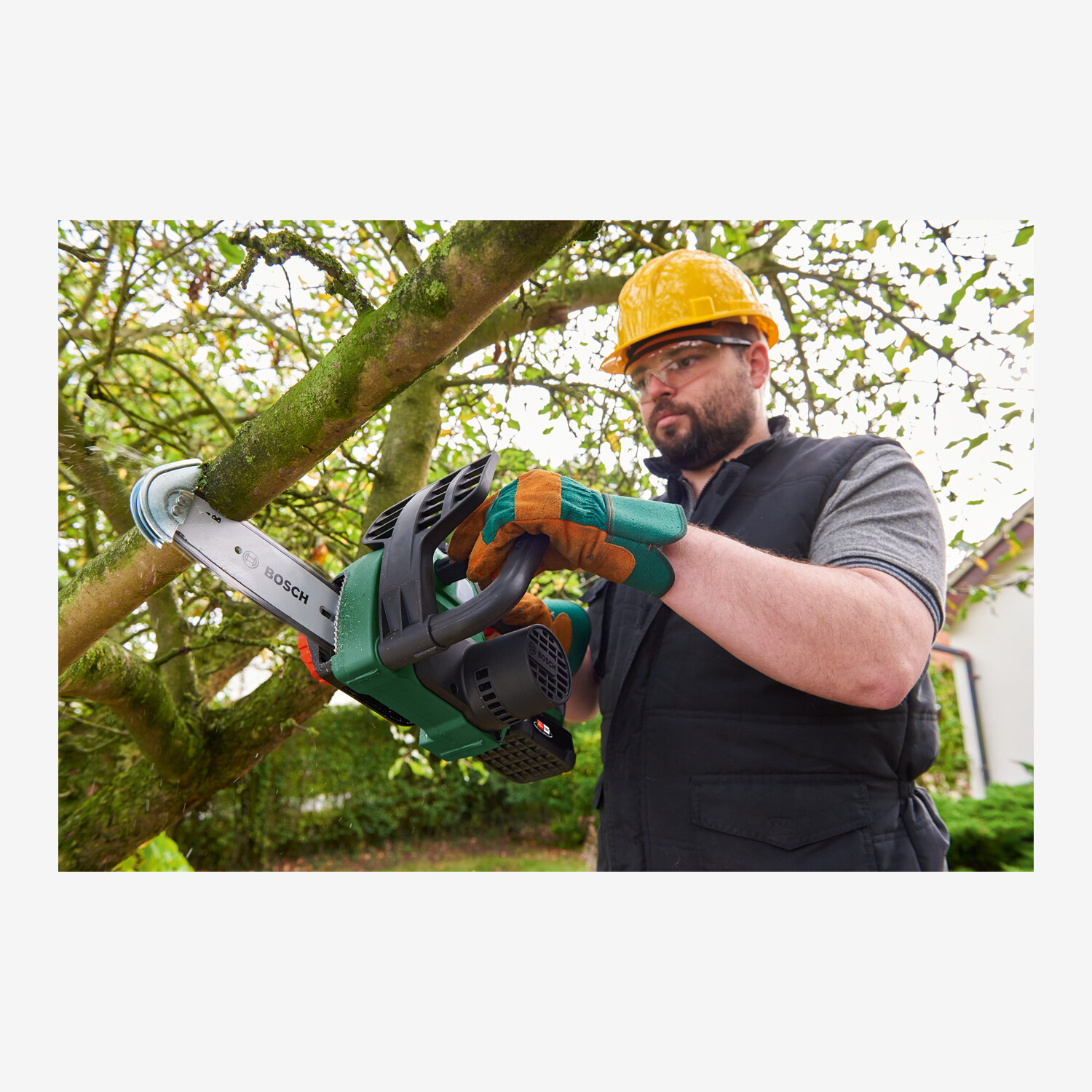 Bosch UniversalChain 18 Cordless Chainsaw Forest Green Worldshop